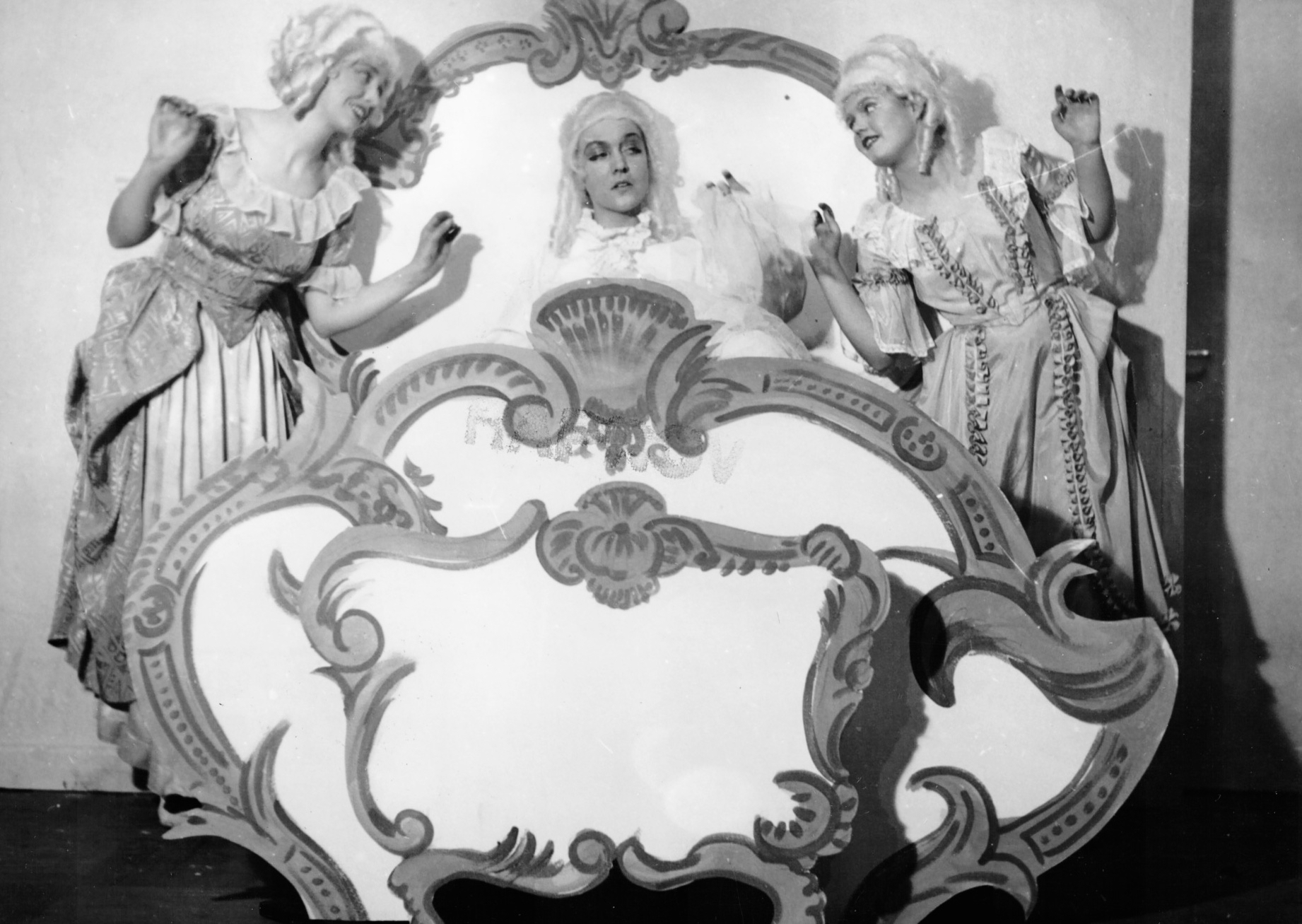 Sniggel snuggel/De tre dumheterna, 1942 - Verk - Ingmar Bergman